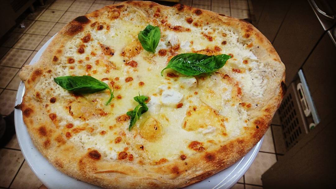 Paris pizzeria restaurant, best pizzas in Paris | Aqua Restaurant